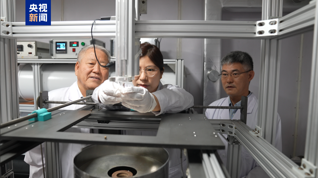嫦娥六号月壤研究成果上新 首次揭开月背演化历史_新闻频道_央视网(cctv.com)